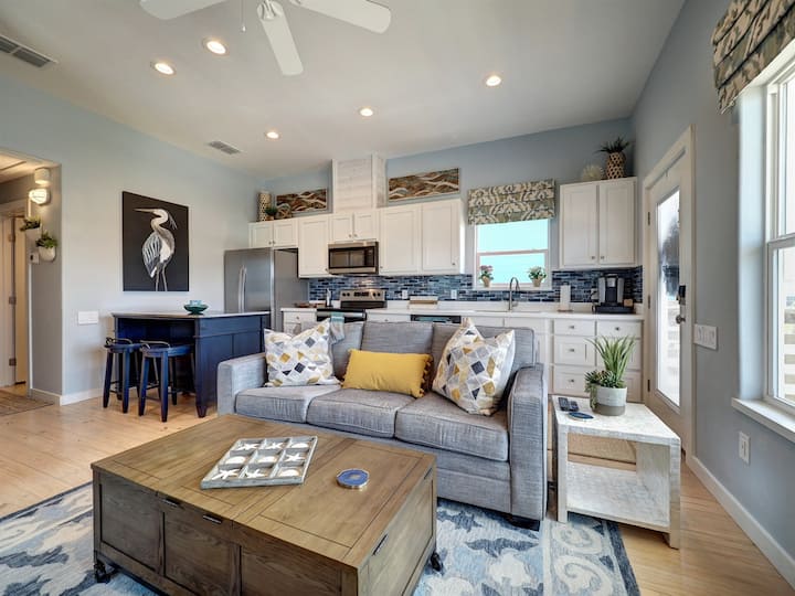 Lime In The Coconut ~ Upscale Port A Bungalow - Port Aransas, TX