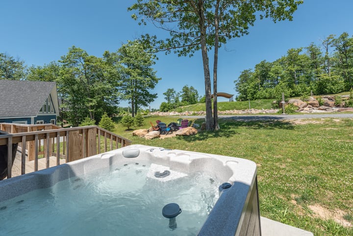 Signature Rustic Escape W/ Pool Table & Hot Tub - Deep Creek Lake, MD