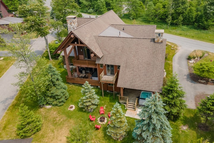 Dog Friendly Mountain Retreat W/ Hot Tub & Views - Maryland