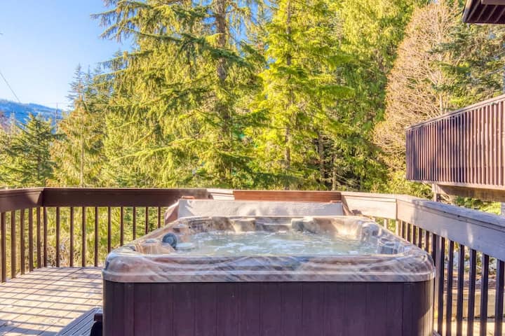 Great Blue Lodge - Scenic Escape | Hot Tub & Sauna - Government Camp, OR