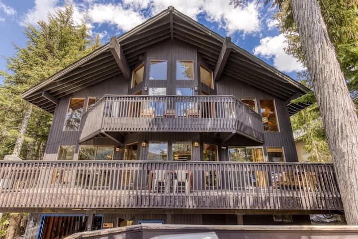 Great Blue Lodge - Scenic Escape | Hot Tub & Sauna - Mount Hood, OR