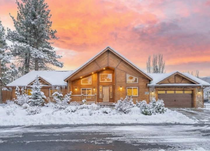 Walk To Ski Shuttle · Spa, Pool Table & Fireplace - Big Bear, CA