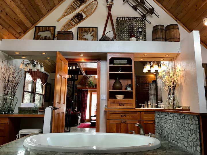 The Owl's Nest Cabin - Evergreen, CO
