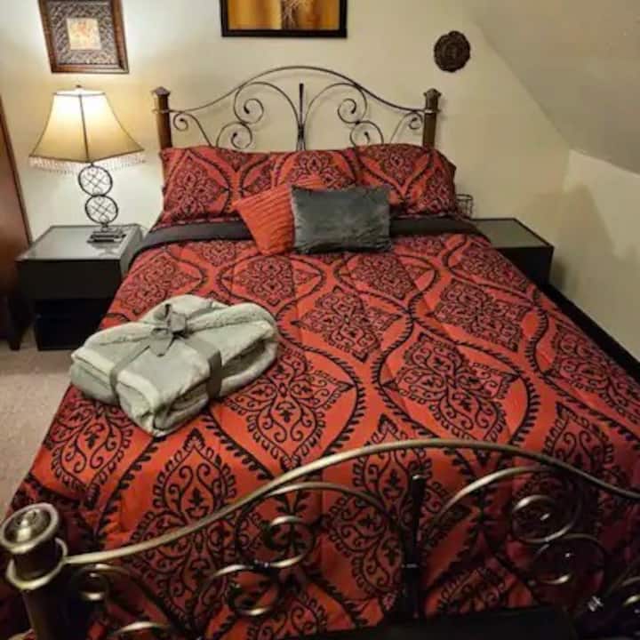 Fun Attic! Near Downtown And Ut -Knoxville - Knoxville, TN