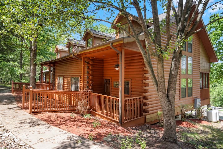 Perfect Family Retreat - Walk-in Cabin Near Shows! - Branson, MO