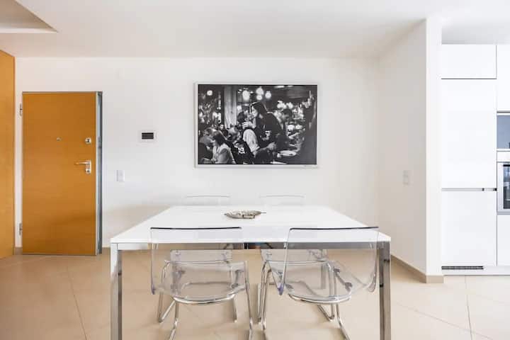 Brand New Apartment, Central W/pool And Parking - Lagos