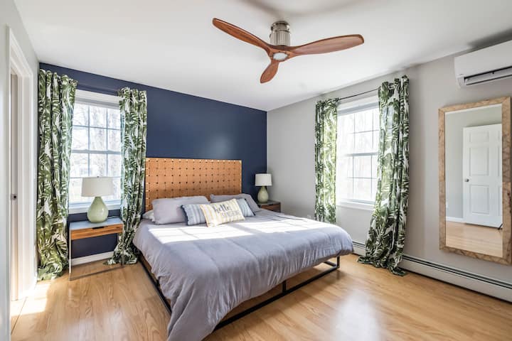 Bungalow Wharf - Lower Village And 1 Mile To Beach - Kennebunk, ME