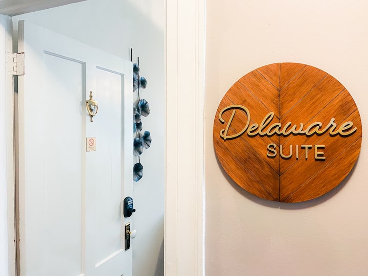 Delaware Suite In The Historic Naples Hotel - Naples, NY
