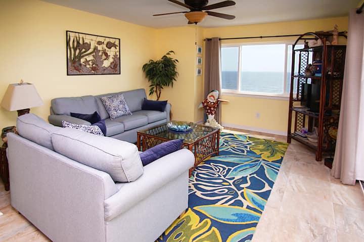 Fabulous Vistas - Spacious Family-friendly Oceanfront Condo W/large Pool, Balcony, & Sundeck - North Myrtle Beach, SC
