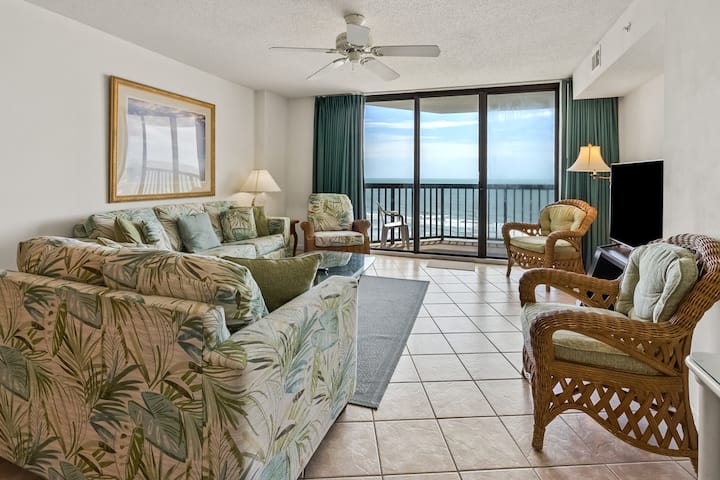 Oceanfront 8th Floor - Beach Gear Included - Walking Distance To Main Street - North Myrtle Beach, SC