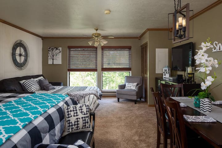 Mountainside Studio Condo - Brian Head, UT