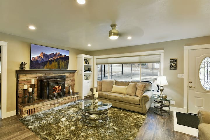 Mountain Oaks Lodge Hot Tub And Mountain Adventure - Dunsmuir, CA