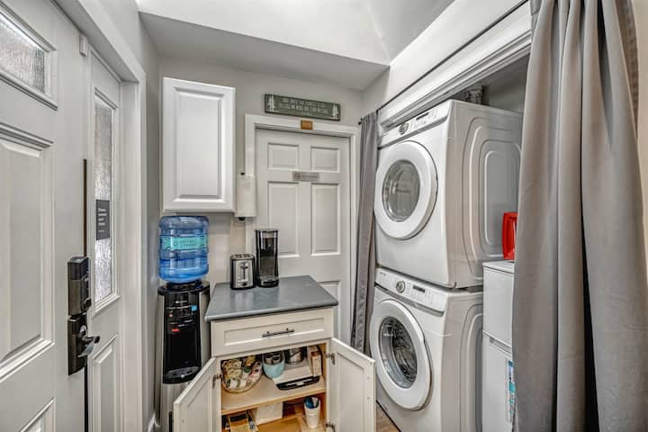 Ski-in/out 1st On Mountain Lux Suite + Kitchenette - New Hampshire (State)