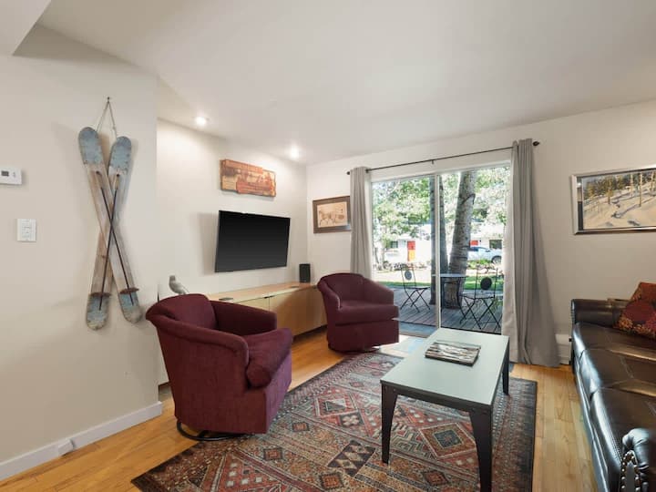 2-br Condo By Vail Resort: Outdoor Patio, Parking - Vail, CO