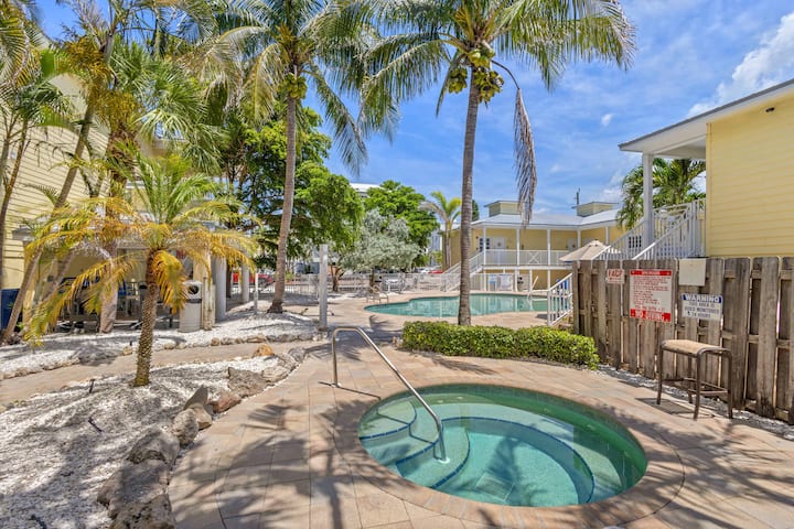 Tropical Waters & Sunsets–beach Club Siesta 106b - Sarasota, FL