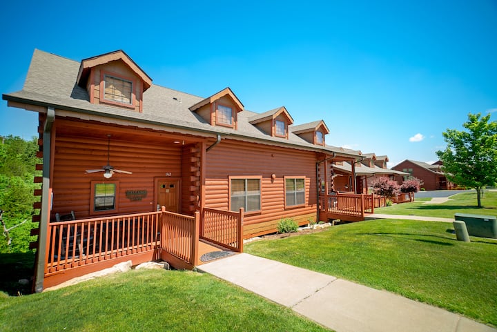 Great Family Cabin In The Very Heart Of Branson! - Branson, MO