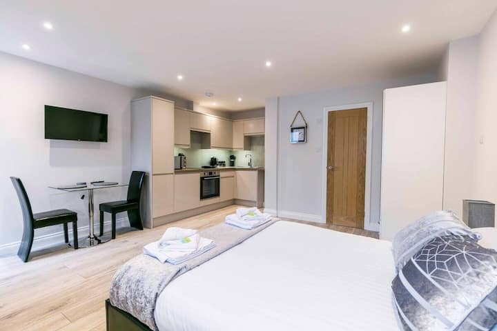 Off Mill Rd - Modern Studio In Prime City Location - Cambridge