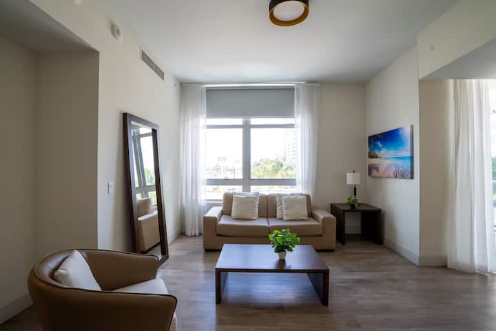 Hollywood Beach Steps Away - Amazing Apartment! - Hollywood, FL