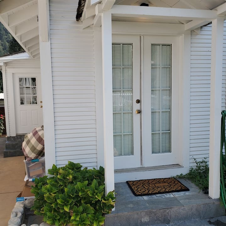 River's Pace Cottage Near The River & Downtown - Mount Shasta, CA