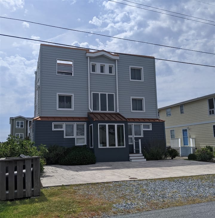 Home In South Bethany On The Canal Front W/ Dock! - Bethany Beach, DE