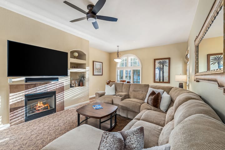 Near Pool! Deluxe King Casita, Pet Friendly! - (C79-b) - Indian Wells, CA
