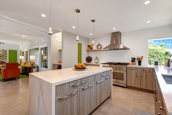 Luxury Resort-style 3bd/2.5ba Compound Near All - Cathedral City, CA