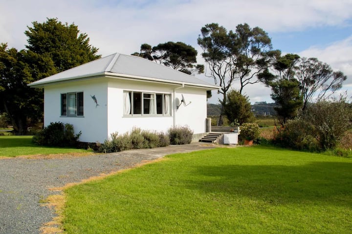 Swordfish Cottage - ラッセル