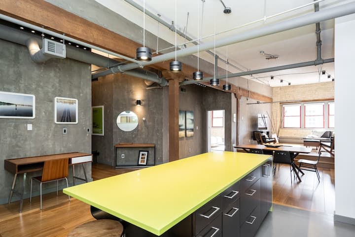 Loft Penthouse/2 Bdrm/🔝 Floor+24/7 Heated Parking - Winnipeg