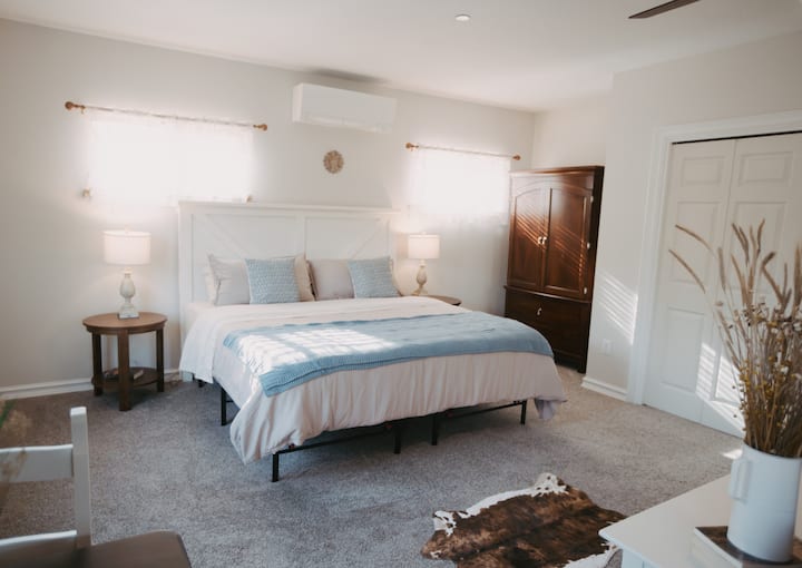 River Front Airbnb- Rattlesnake Apartment- Apt. #2 - Missoula, MT