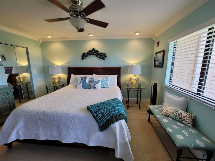 Bt 3844 Ocean And Pond View Condo In Ocean Village - Fort Pierce