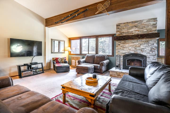 Helios S #5 - Pet Friendly 2 Bedroom 3 Bathroom - Mammoth Lakes, CA