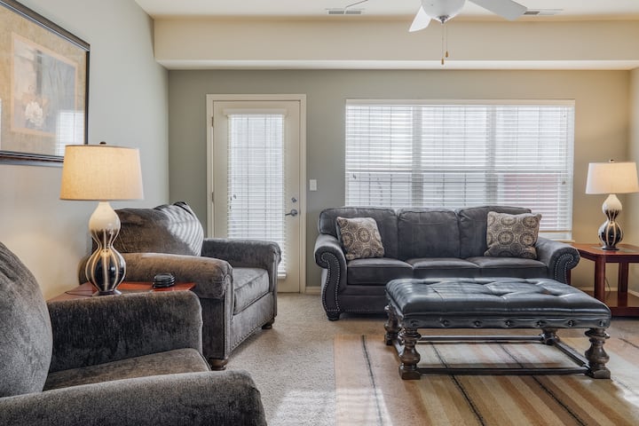 Getaway  Jetted Tub  Close To Everything! - Lake Taneycomo, MO