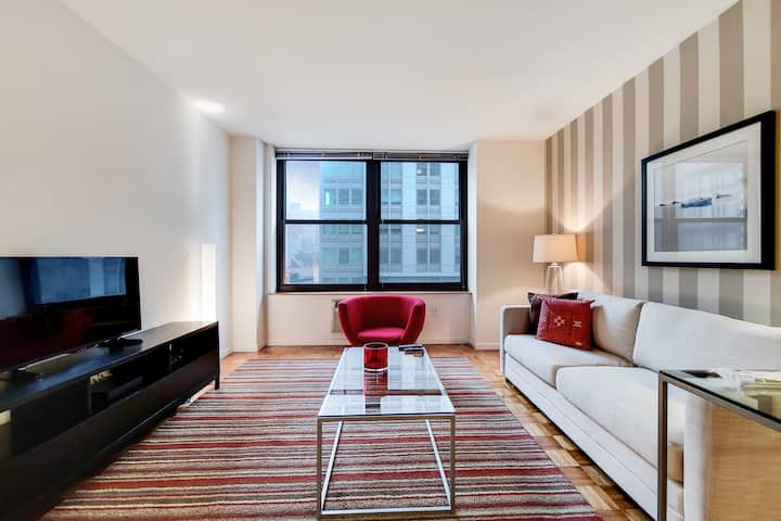 One Bed In Jersey City, Luxury Building Amenities - Jersey City, NJ