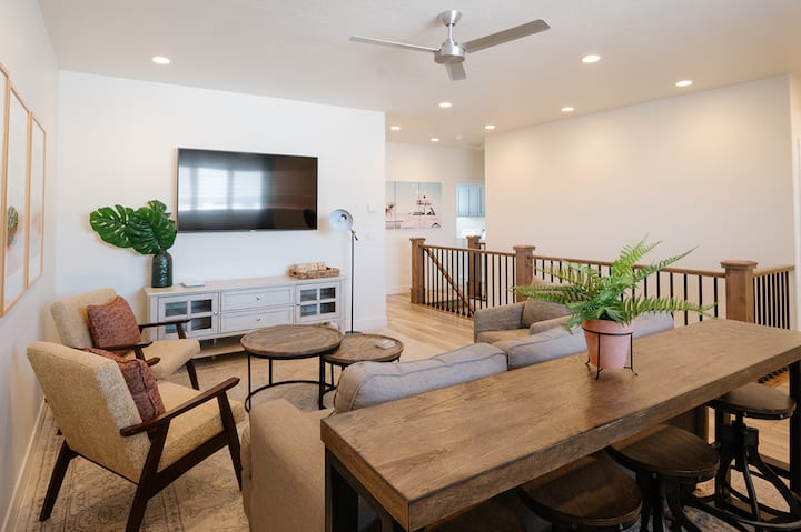 Palm Springs-home With Fire Pit And Game Table - St. George, USA