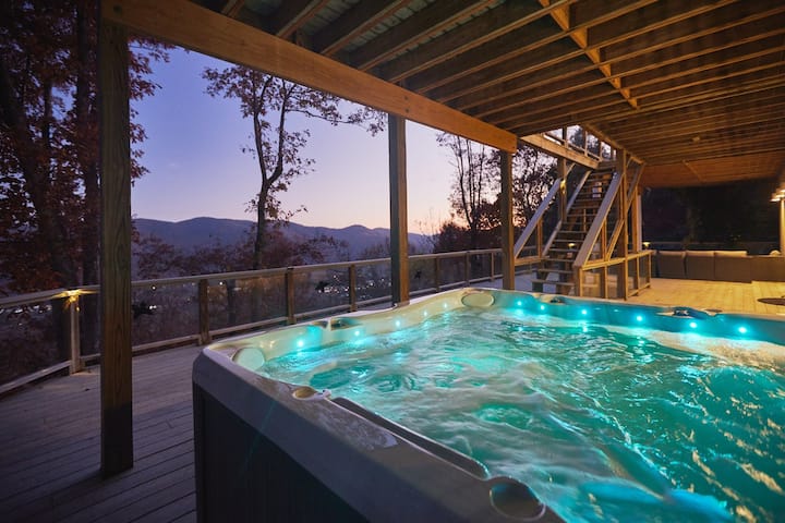 Asheville's Best View - Arcade, Spa, Theater @ Sky - Swannanoa, NC