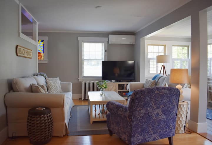 Beautifully Modern Downtown Ogunquit Home - Ogunquit, ME