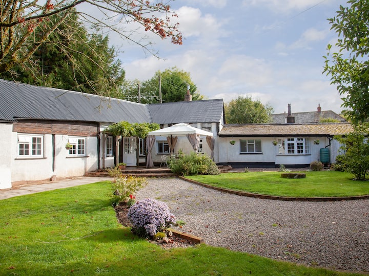 Little Millhayes - Bickleigh Castle