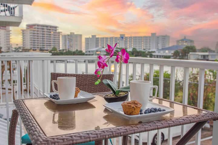 Heart Of Destin | Waterfront | Private Beach - Destin, FL