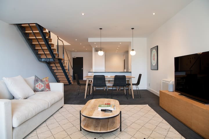 Loft At Shed 5 - Ahuriri Holiday Apartment - Napier, New Zealand