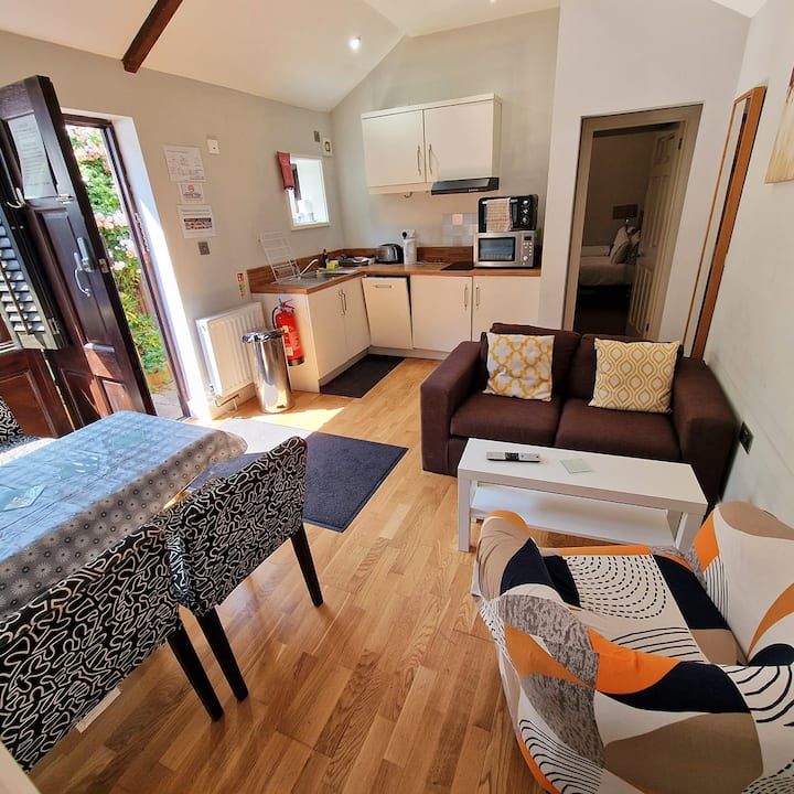 Ground-floor 2 Bedroom 2 Shower Room Flat+parking - Norwich