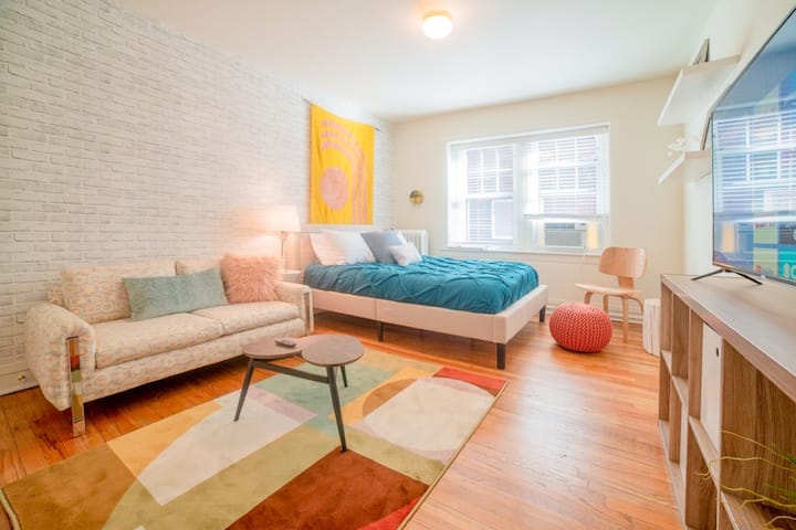The Tiny But Cute Studio! - Middle Of Kc! - Kansas City, MO