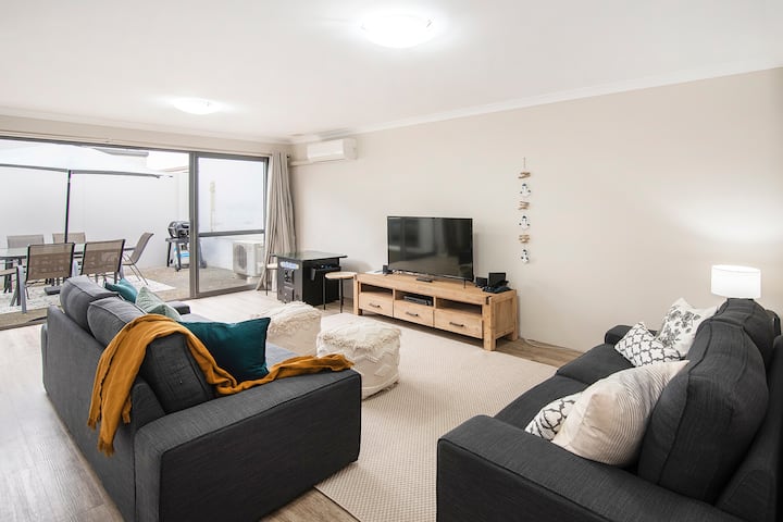 Marina Beach House- Wifi, Ac In Living Rooms And Upstairs - Busselton