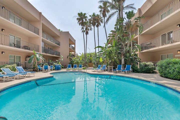 Beachfront Convenience W/o The Beachfront Price! - South Padre Island, TX