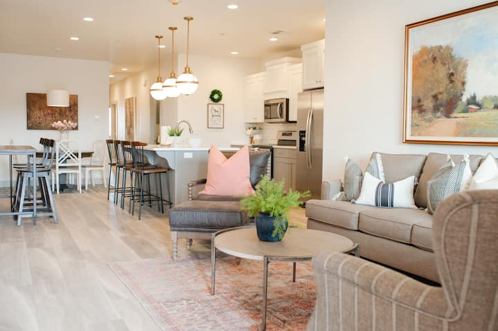 Gentry's Bunkhouse| Top Floor Equestrian Condo - 聖喬治