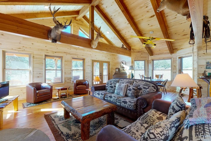 Beautiful 5br Mountainview | Deck | W/d - South Fork, CO