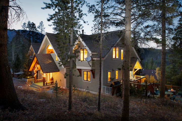 Hunters Lodge | Secluded Cabin, Hot Tub & Firepit - Frisco, CO