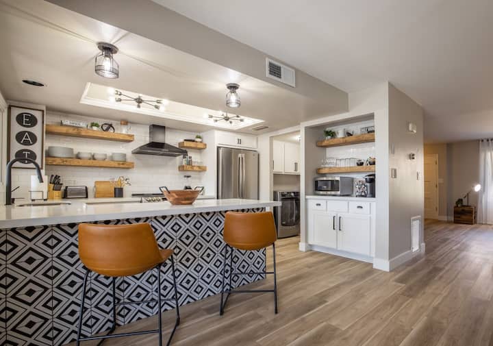Modern Rustic, Spacious Townhome In Old Town - Scottsdale, AZ