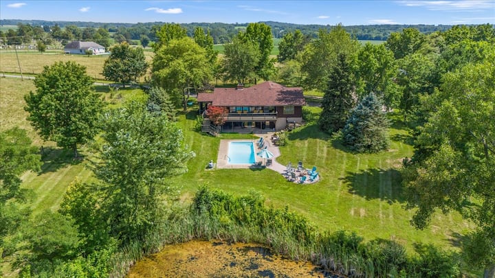 Reber Hill House | Farm Escape - Pool - Privacy - Circleville Pumpkin Show