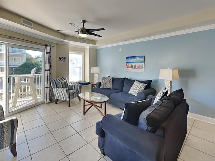 Gull Reef 614 | Spacious, Pool Access, Walk To Beach - Tybee Island, GA