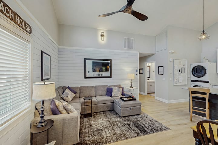 Bright 2br Oceanview Dog Friendly | Pool | Patio - St. George Island, FL